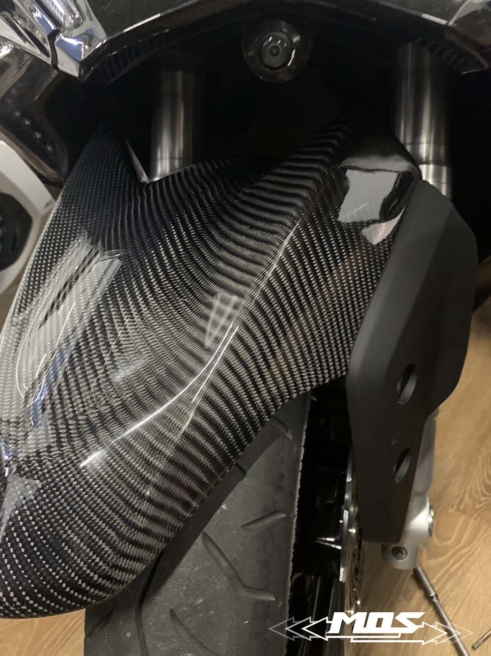 【MOS】─ KYMCO AK550 PREMIUM 碳纖維前土除上蓋 (CF) | MOTOFUNSHOP