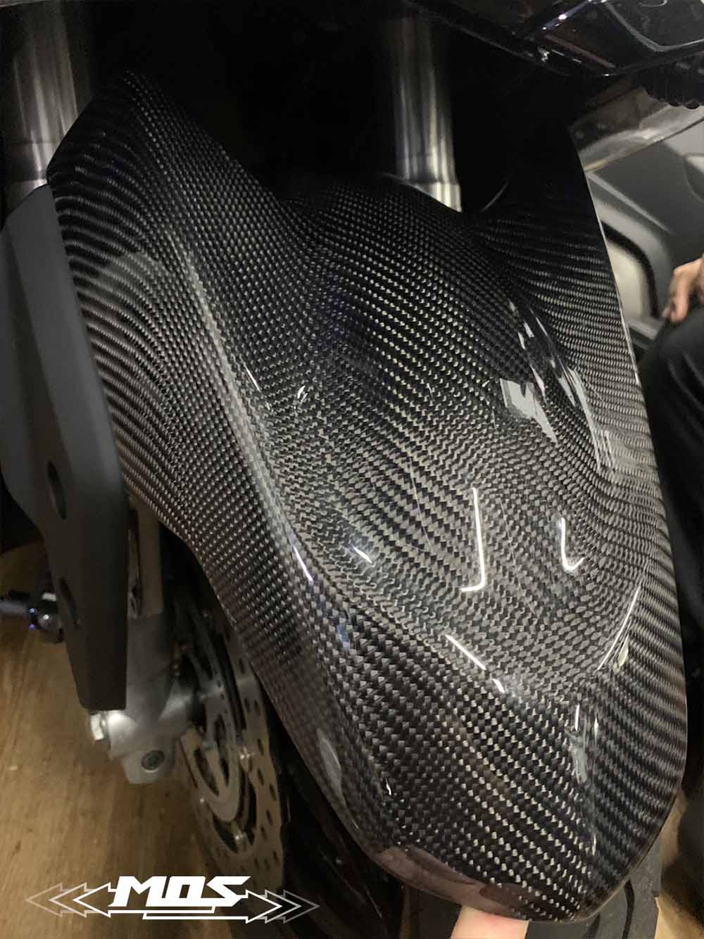 【MOS】─ KYMCO AK550 PREMIUM 碳纖維前土除上蓋 (CF) | MOTOFUNSHOP